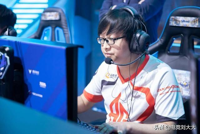 WCG：AG绝迹完成1V3逆天残局，网友：可以吹一年了