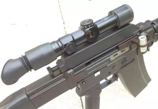 瑞士不但军刀出名，SIG SG 510自动步枪一样出色