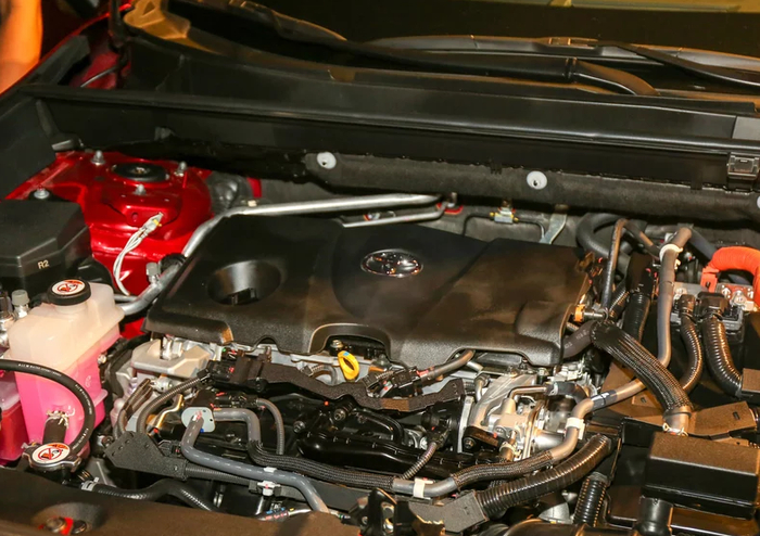 全新RAV4荣放到店，外观大变，百公里油耗仅4.6L