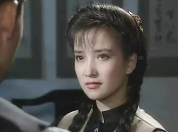 55岁演员何晴罕曝光，圈中首个演遍四大名著的女星，如今依旧美艳