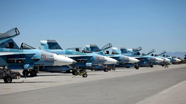 美国海军VFC-12假想敌中队停机坪,不仔细看以为是俄罗斯空军基地|入侵者|假想敌|中队