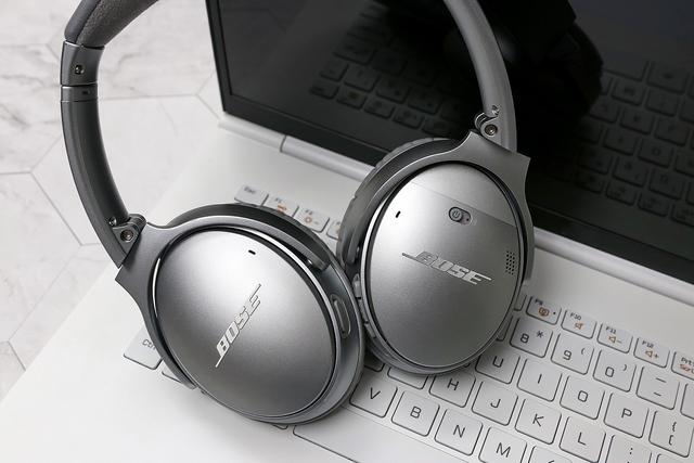 Bose QC35II的魅力，是让你身处户外却空无一人__财经头条__新浪财经