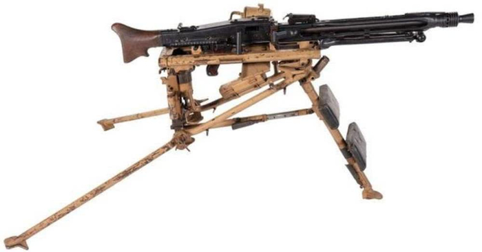 美国自动武器拍卖榜前三被二战德国武器包圆StG44原型枪标配瞄镜