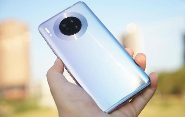 华为Mate30和Mate20Pro到底怎么选？手机店的老师傅说出心里话__财经头条