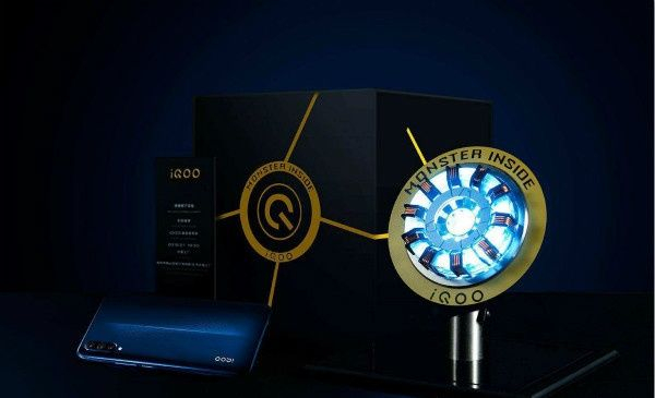 友商终于爆发！骁龙855+屏幕指纹+44w，最低1898元入手__财经头条