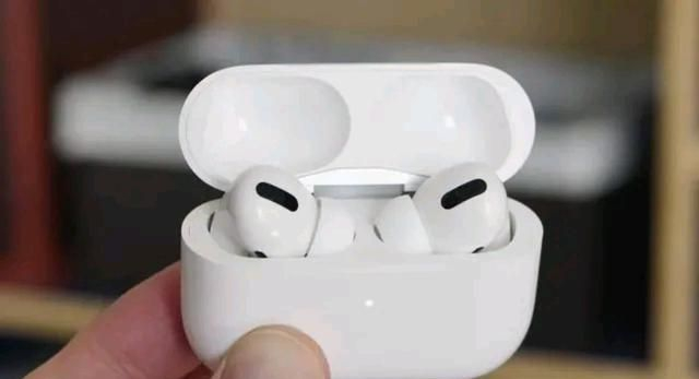 Airpods pro正火热，苹果却计划发布新款Airpods，还免费赠送？__财经头条