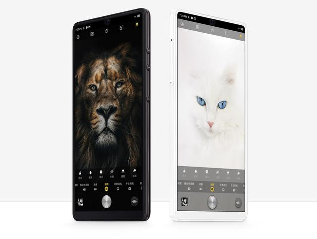 1TB内存8848元！锤子坚果R1正式发布，史上最疯狂堆料__财经头条__新浪财经