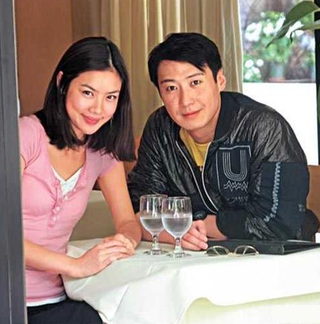 张震岳晒儿子正面照！扒扒情场浪子回归家庭变奶爸的六大男星