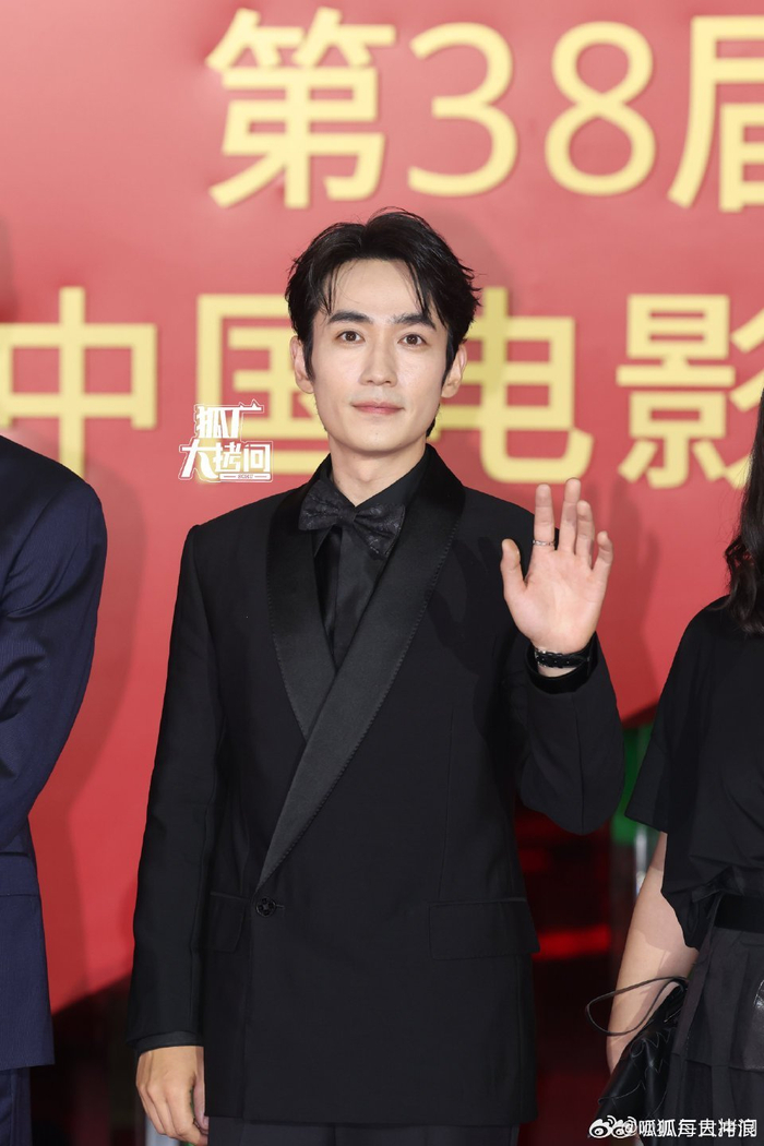 金鸡奖红毯众星云集，朱一龙易烊千玺等亮相生图曝光|金鸡奖|朱一龙|易烊千玺_新浪新闻