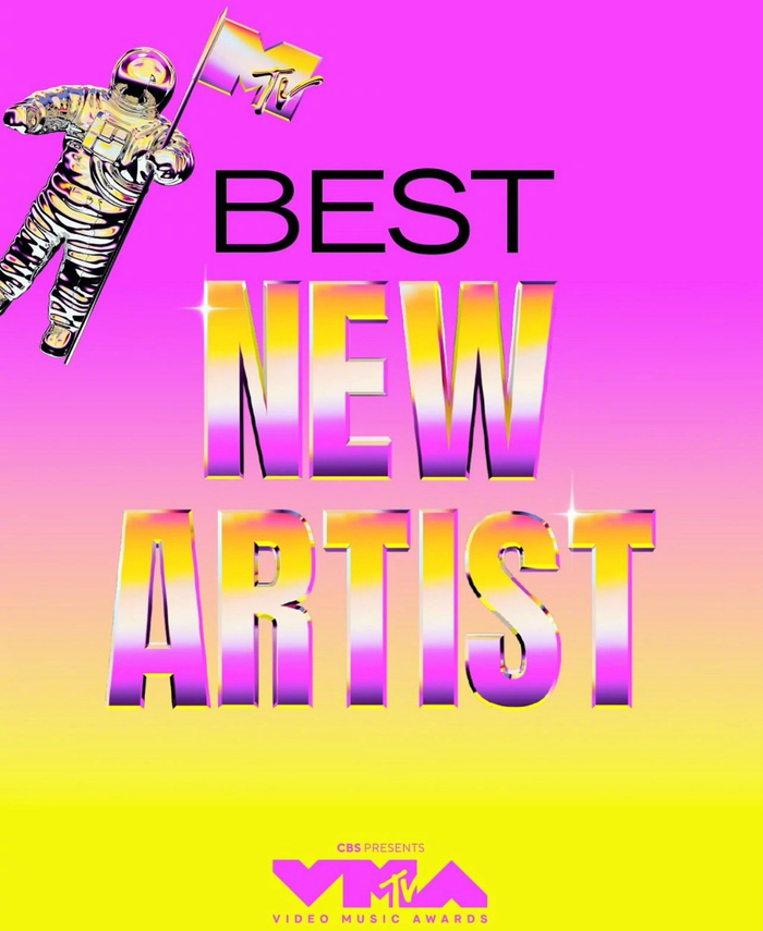 Alex Warren斩获2025年VMA最佳新人奖__财经头条__新浪财经