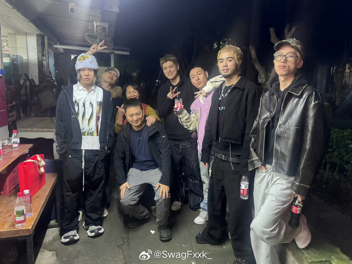 Digi Ghetto全员聚餐翻篇过往，Mac称劝不住Sakee|digighetto|asen|歌词|大姐|所有人_新浪娱乐_新浪新闻