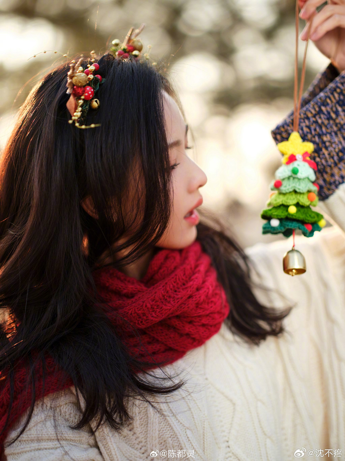 陈都灵圣诞营业化身温柔小鹿|粉丝应援物产出|陆子艺_新浪新闻