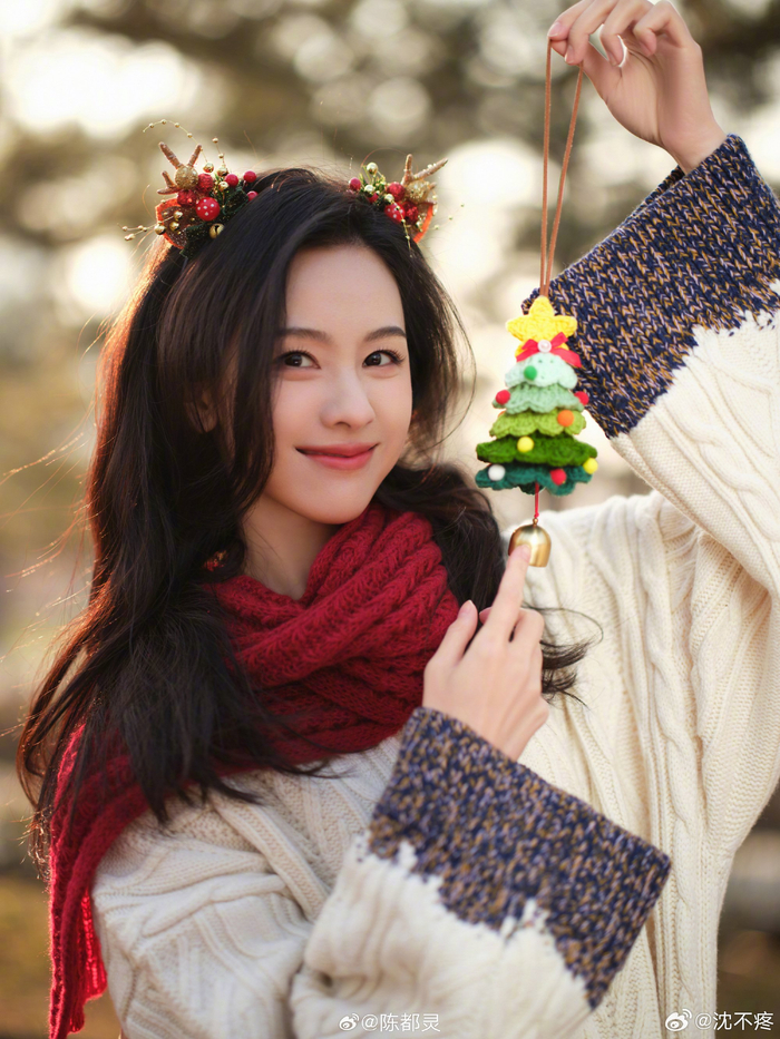 陈都灵圣诞营业化身温柔小鹿|粉丝应援物产出|陆子艺_新浪新闻