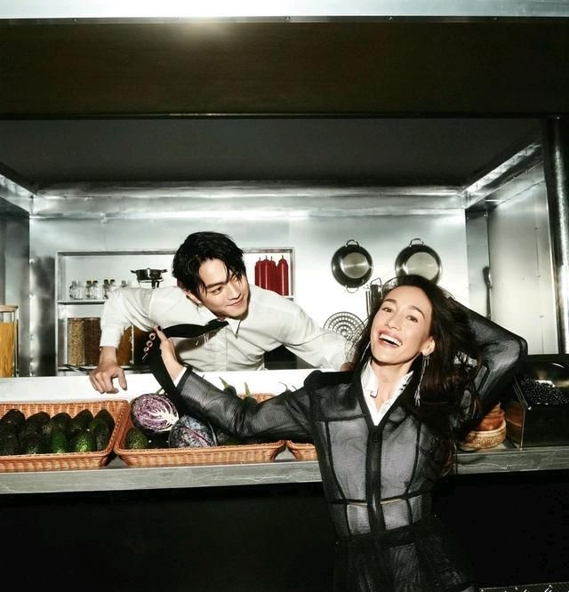 许凯跟Maggie Qicon合作拍照，气场太强了！