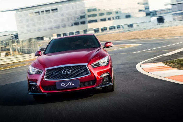 英菲尼迪Q50L：我都跌到20万了，为什么你们还买凯美瑞