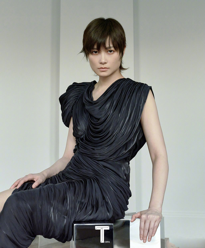 李宇春登上《T Magazine》中文版封面，尝试全新狼尾造型