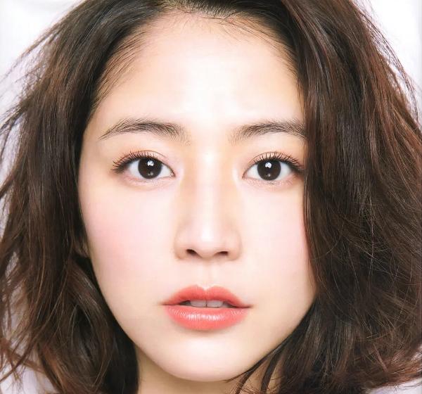 日本女星长泽雅美唯美写真，让人忍不住多看一眼