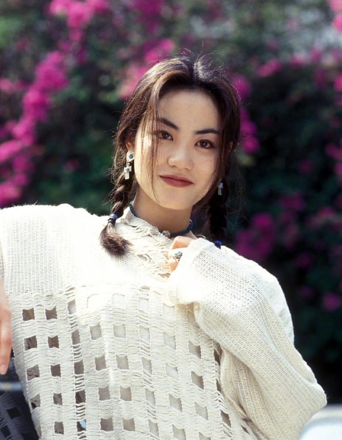 麻花辫像村姑？NO！看看这些造型，麻花辫也可很时尚！