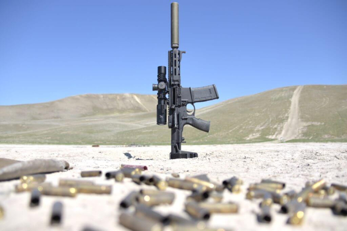 被称作最好家庭防御武器的DDM4 PDW，可以藏背包里的卡宾枪