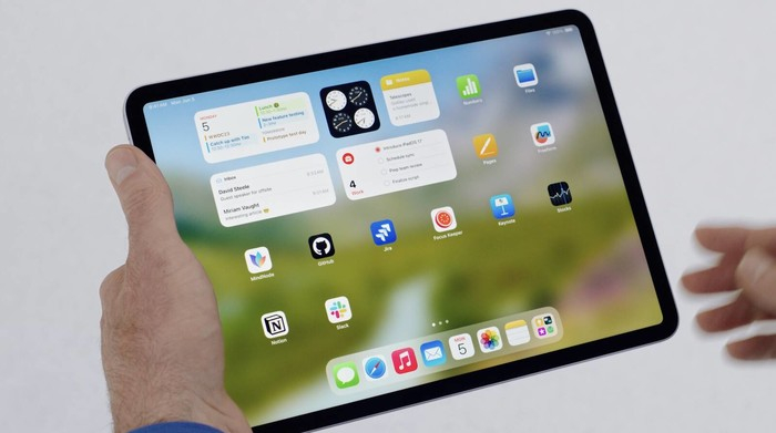 iPadOS 17：优化为主，增加个性锁屏与交互式小部件|iPad|部件|dOS系统_新浪新闻