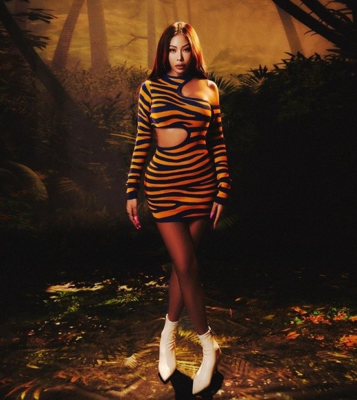 韩国女歌手Jessi社交网站发布近照秀火爆身材__财经头条