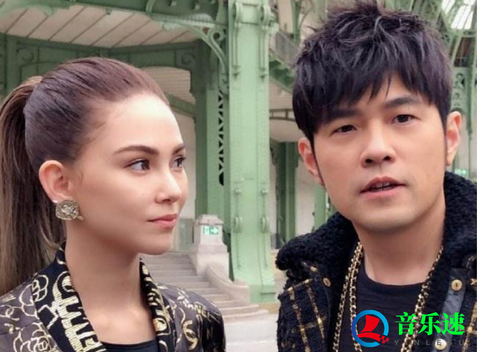 昆凌官宣怀三胎后首露面，肚子隆起脸却没发福，没辜负周杰伦宠爱