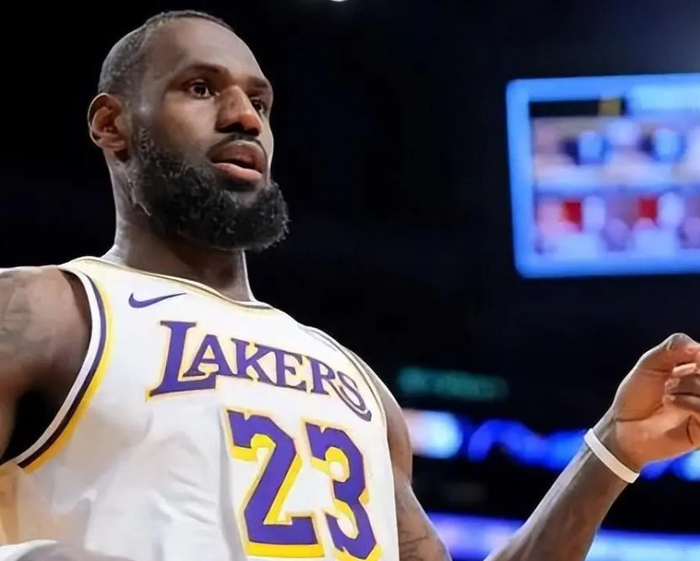 詹姆斯、科比和邓肯，谁才是NBA21世纪最伟大的巨星？__财经头条__新浪财经