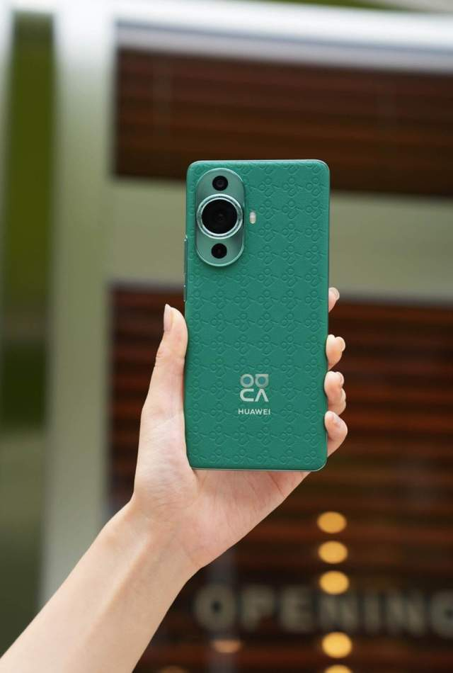 618哪款手机值得入手？上手华为nova11 Ultra：颜值拍照都很能打__财经头条__新浪财经