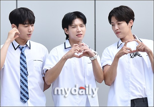 韩国男团INFINITE参加JTBC《认识的哥哥》节目拍摄