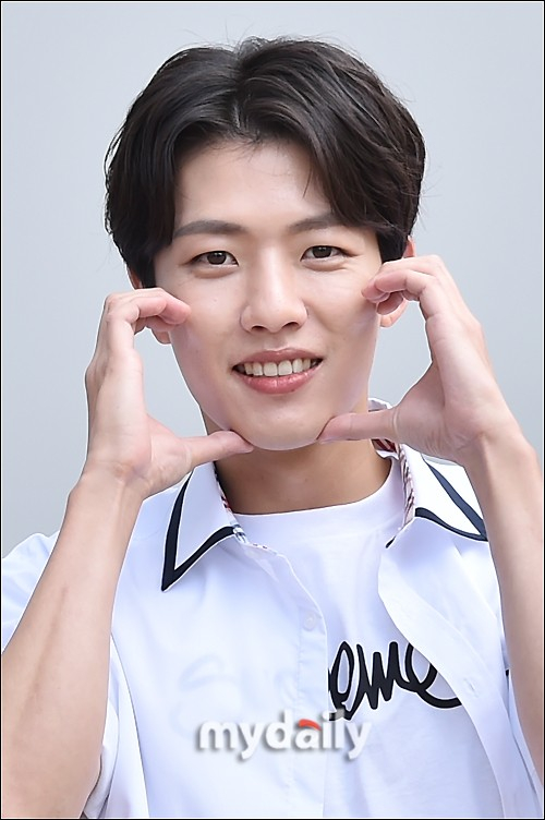 韩国男团INFINITE参加JTBC《认识的哥哥》节目拍摄