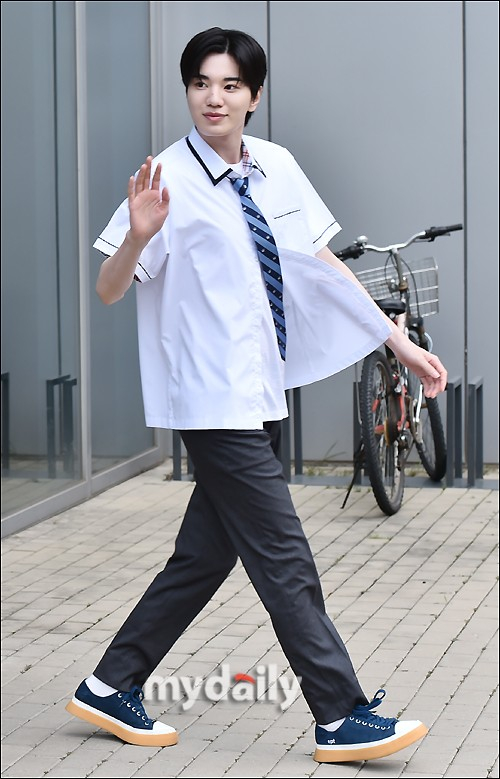 韩国男团INFINITE参加JTBC《认识的哥哥》节目拍摄