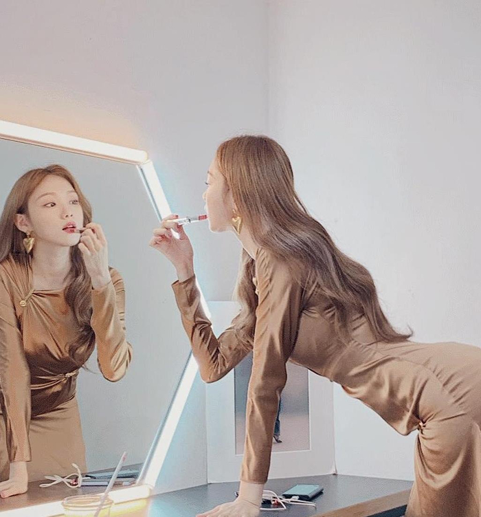 她是韩国第一腿精，臀围曾达到99cm，超过臀围98cm的卡戴