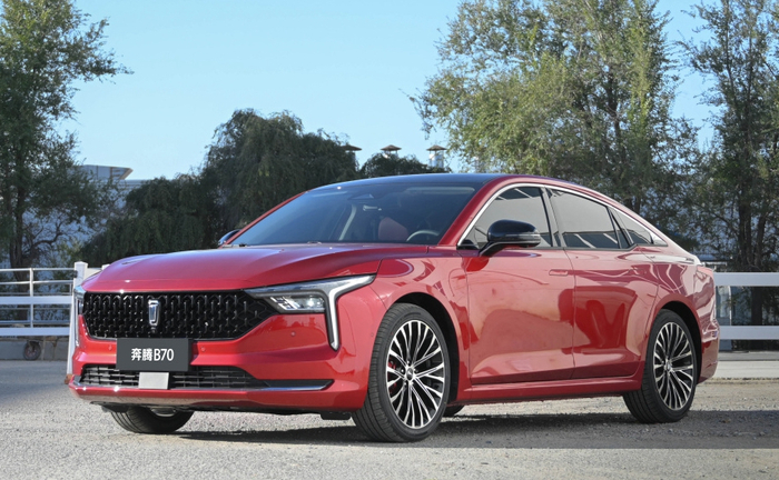 奔腾B70 2.0T车型正式上市 ，新车售价13.59-14.59万元