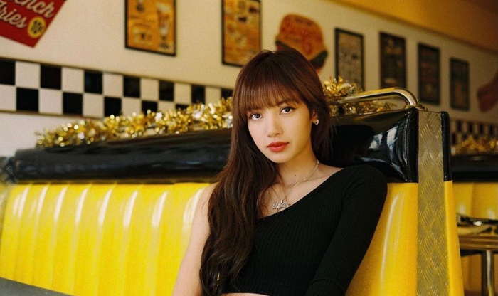 炫酷又迷人的Lisa写真分享，纤细的腰身真的令人羡慕呀