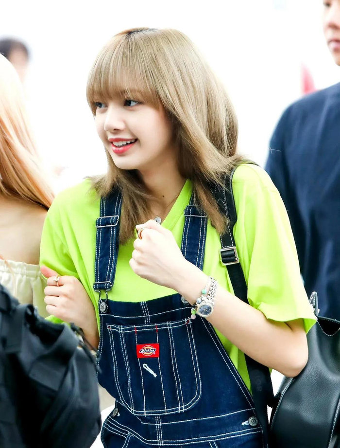 Lisa破七项吉尼斯世界纪录，亚洲断层女顶流实至名归|吉尼斯世界纪录|断层|音乐_新浪新闻