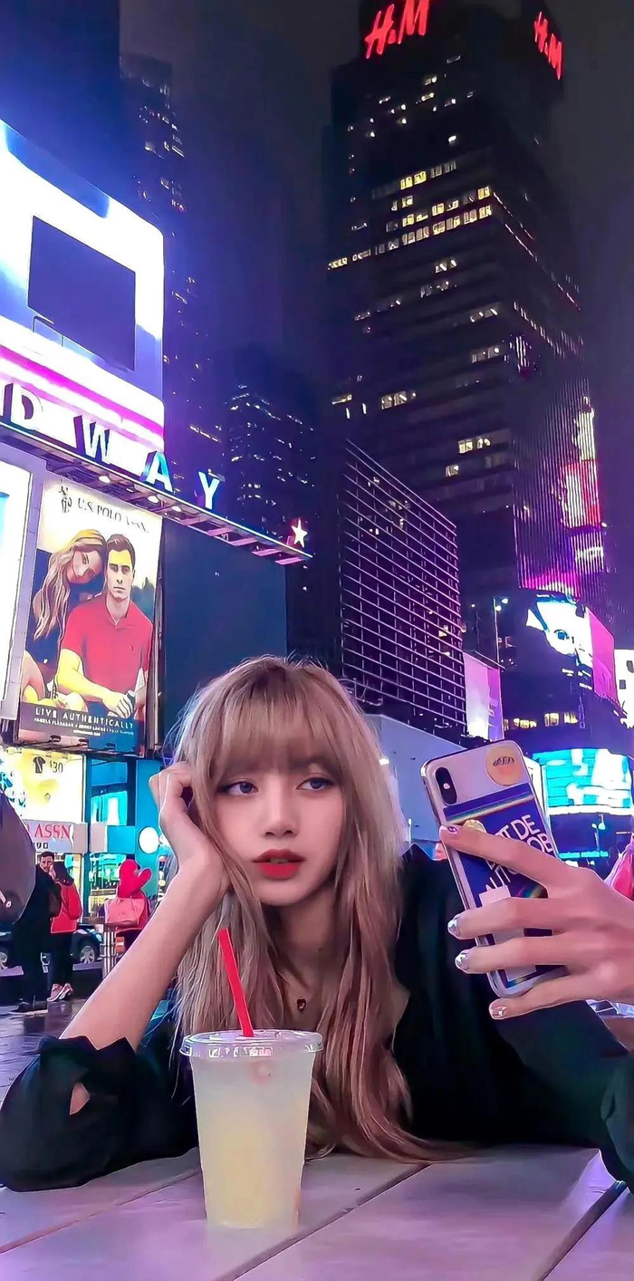 Lisa破七项吉尼斯世界纪录，亚洲断层女顶流实至名归|吉尼斯世界纪录|断层|音乐_新浪新闻