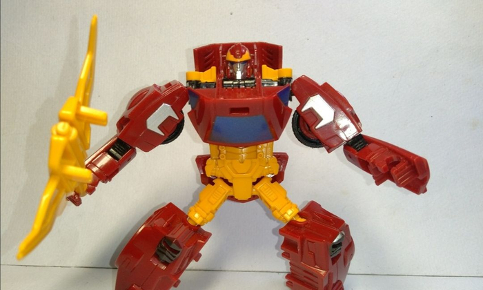 变形金刚：汽车人的小飞侠——热破