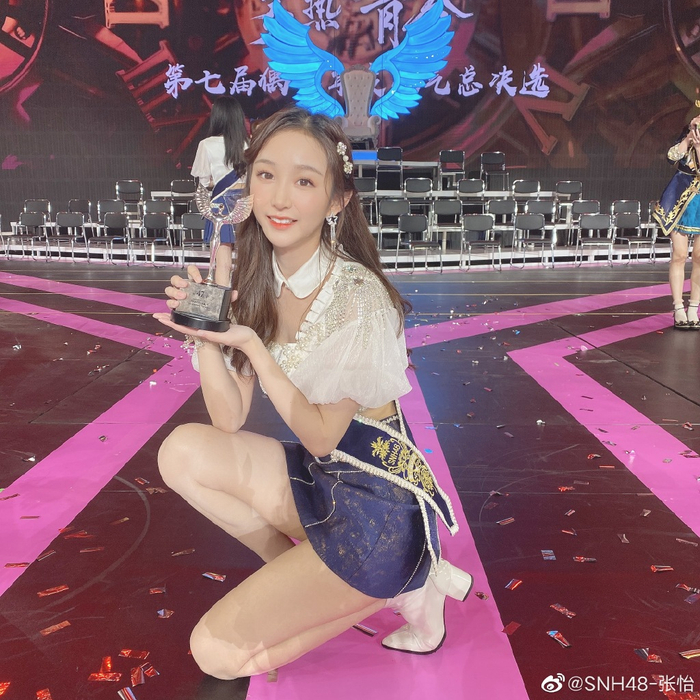 美少女SNH48-张怡迷人写真美照很好看啊