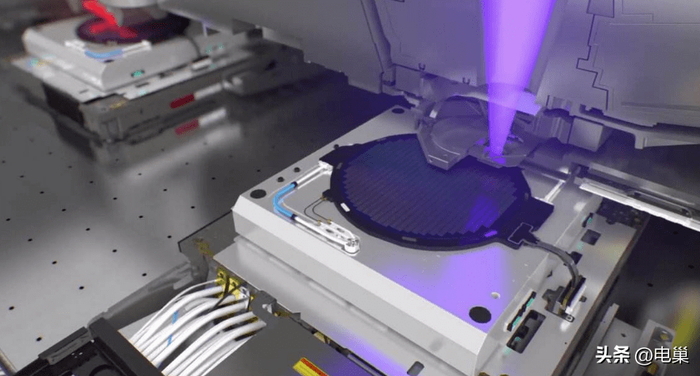 ASML逆袭史：人、资金、技术，缺一不可