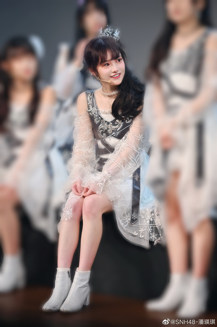 美少女SNH48-潘瑛琪迷人美照欣赏好看啊