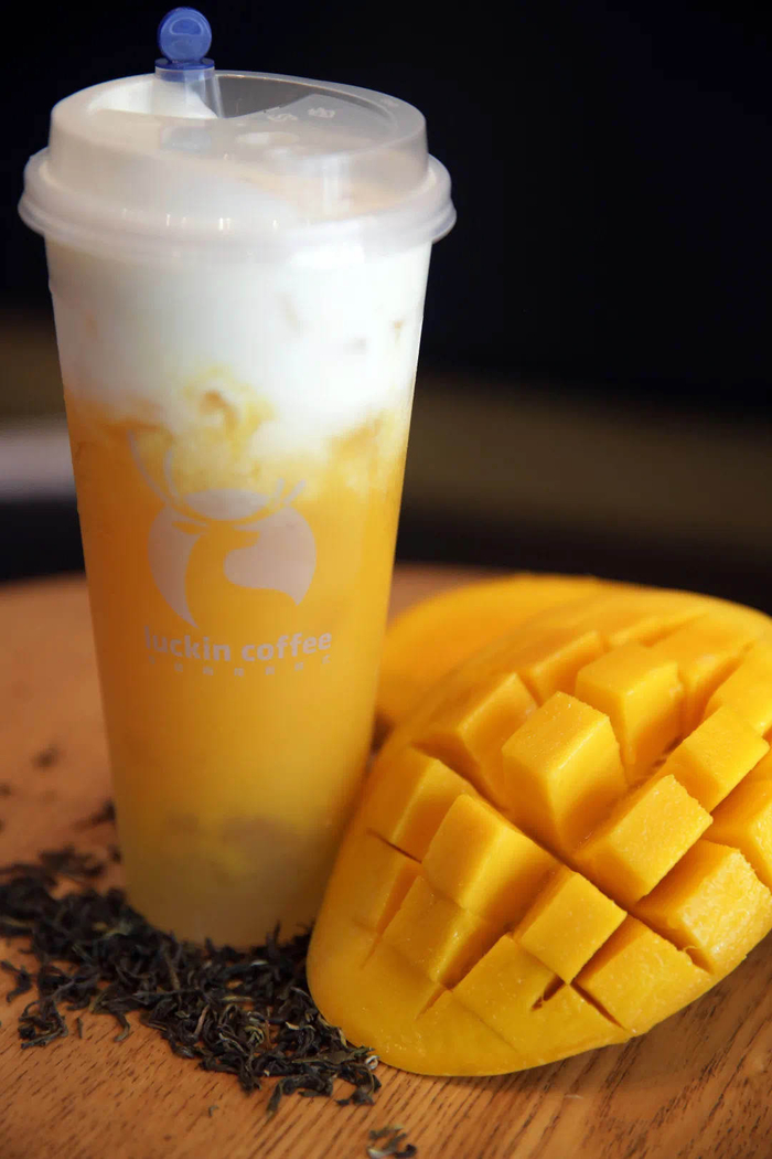 绵密芒果+现泡好茶，瑞幸杨枝甘露芒果多，不止一个芒果在里面！