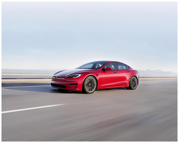 特斯拉Model S还能在水中开？一位车主试了 毫发无伤