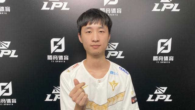 LOL：PPGOD回应LPL英语解说的采访 道出ID由来__财经头条