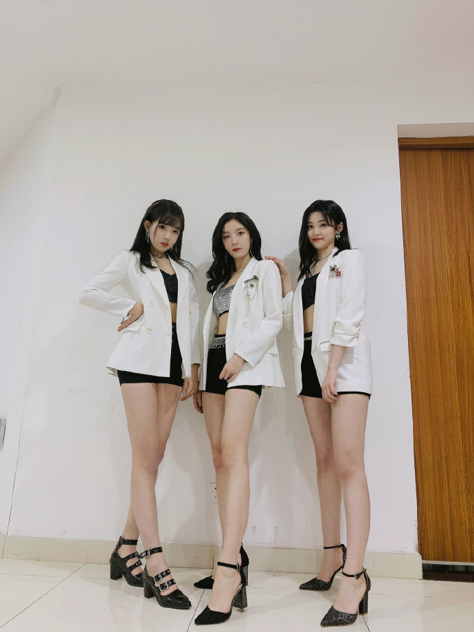 美少女SNH48-李慧迷人美照欣赏