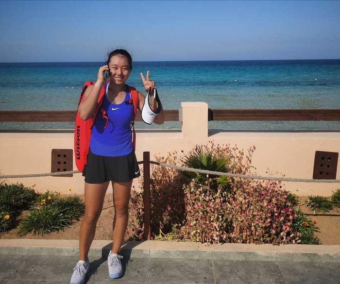 下一个郑钦文？中国16岁小花爆冷，轰8ACE+7次破发，横扫4号种子|WTA|任钰菲|川岸七菜|成人赛|对手_新浪新闻