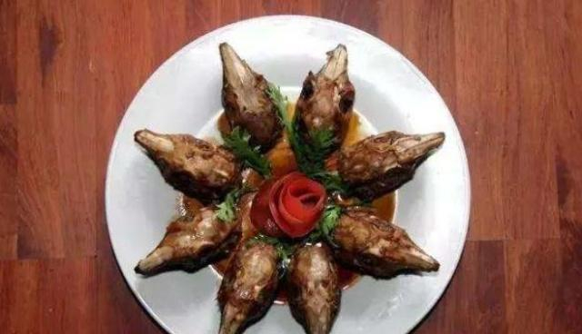 山东有名的4种美食，第一是烧饼，煎饼卷大葱没上榜|_新浪新闻