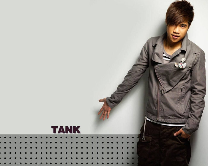 歌手Tank宣布复出！曾唱《千年泪》因病隐退，我的青春回来了