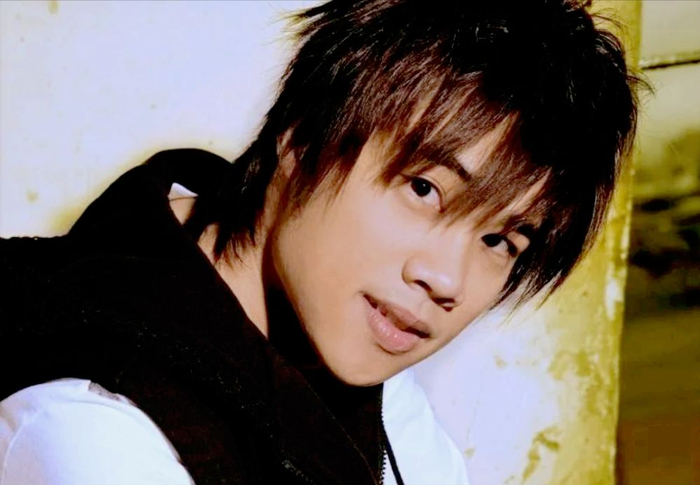 歌手Tank宣布复出！曾唱《千年泪》因病隐退，我的青春回来了