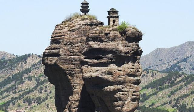 河北有个神奇景点，双塔耸立高峰千年，却无人知其历史__财经头条