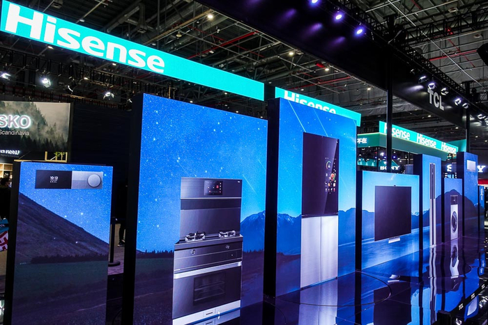 TCL灵悉C12全套系AI家电亮相AWE 全场景触手可及__财经头条